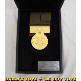 Star Wars Master Replicas ANH Medal of Yavin LE 96/1500 Brian's Toys